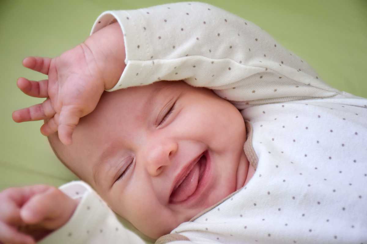 Entendendo os Primeiros Sons e Gestos do Bebê | Blog